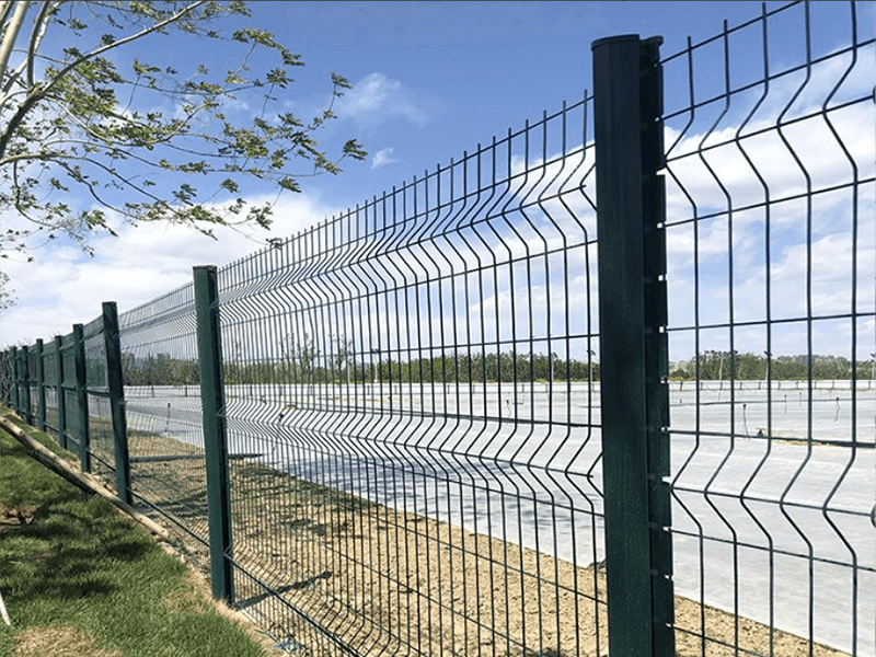 China 3D Curved Welded Mesh Fence Manufacturer and Supplier | Henglian